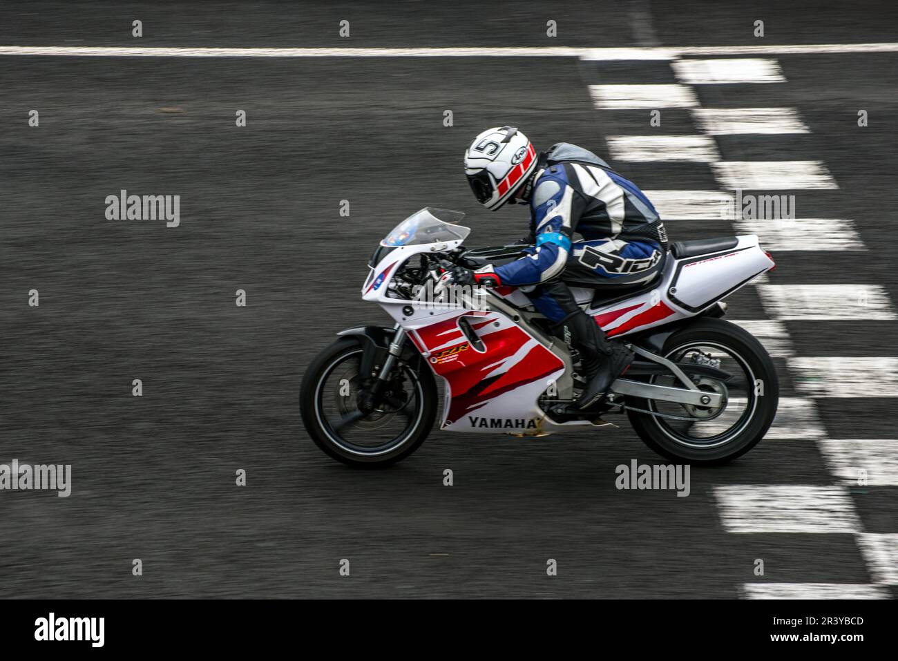 In the heart of the Puys chain in Auvergne, the Charade circuit ...