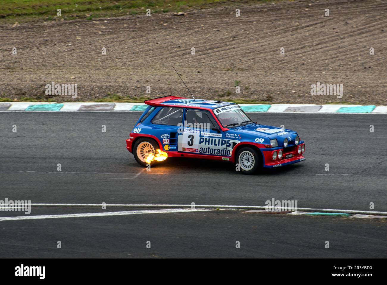 In the heart of the Puys chain in Auvergne, the Charade circuit ...