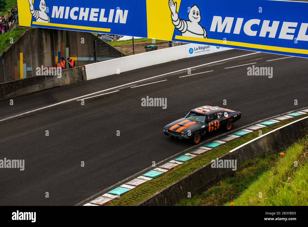 In the heart of the Puys chain in Auvergne, the Charade circuit ...