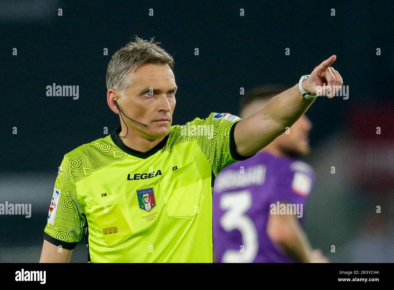 Italian referee centre hi-res stock photography and images - Alamy