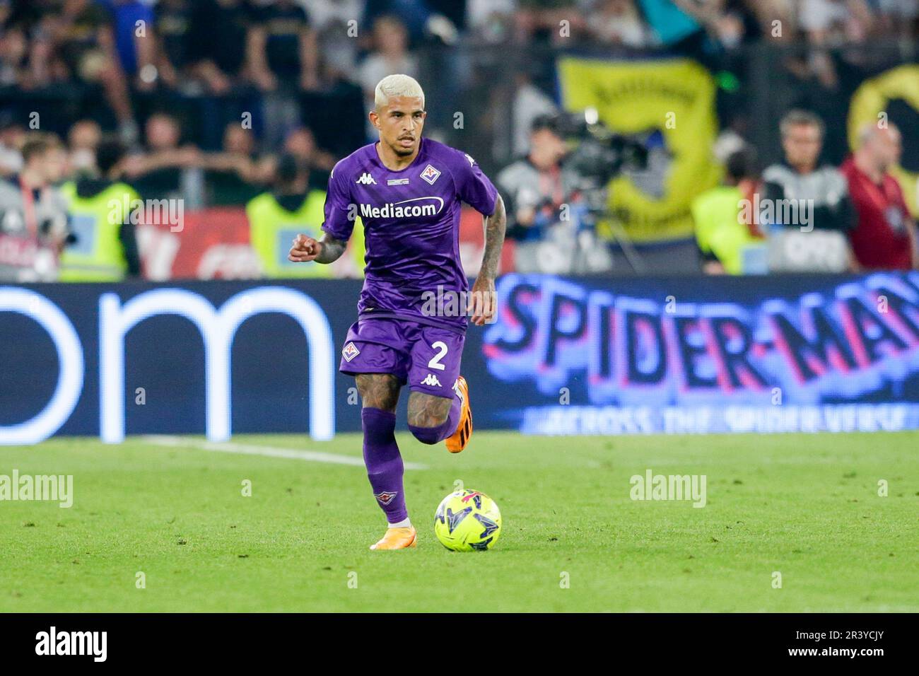 Fiorentina's Brazilian defender Dodo controls the ball during Italian ...