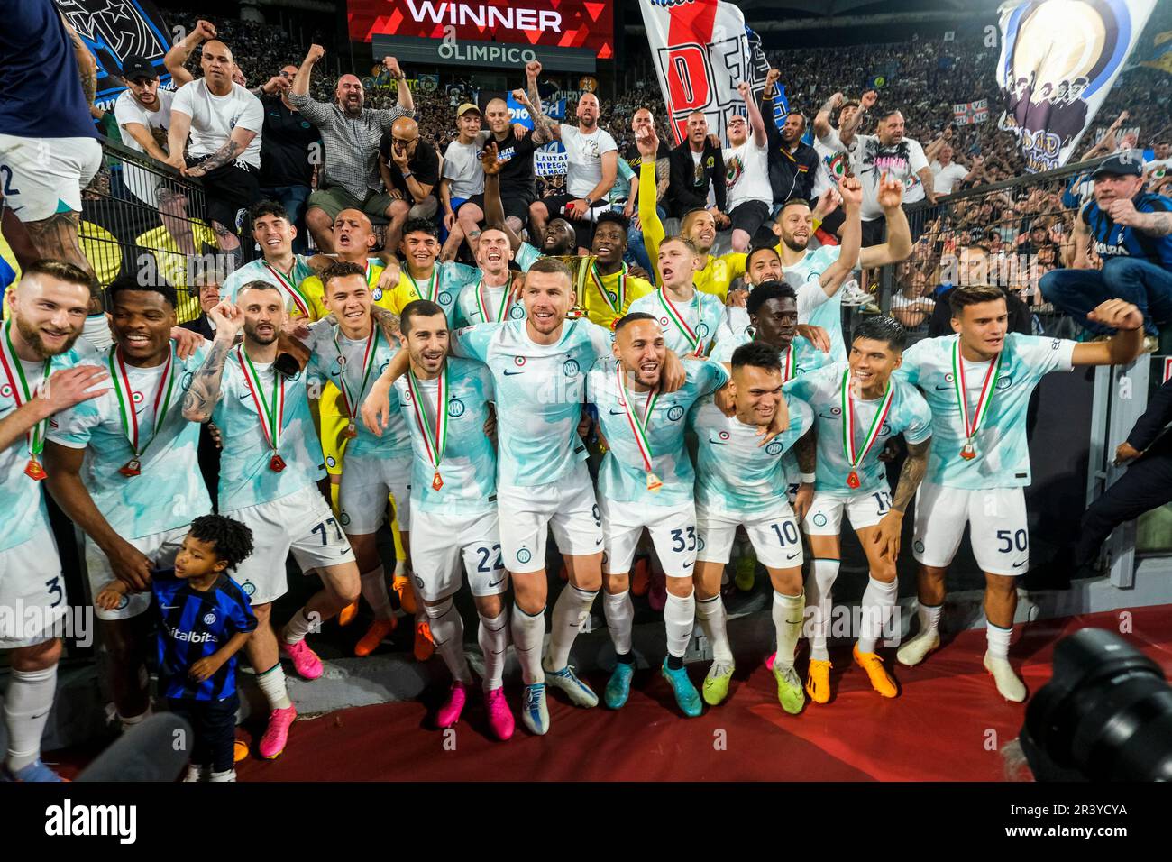 Inter wins the Italian Cup 2023, celebrates under the curve with the ...