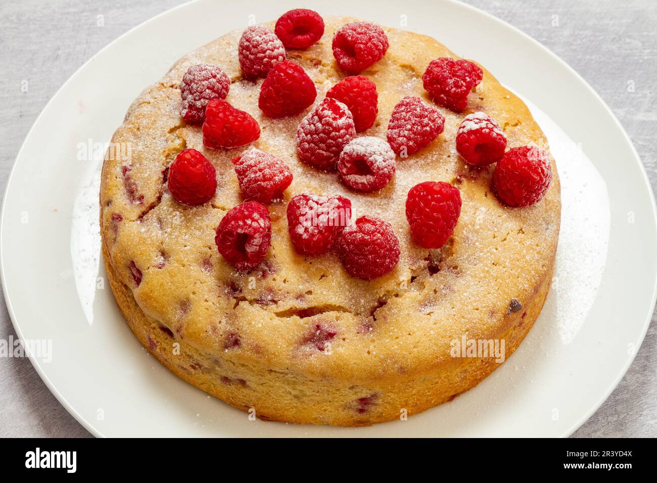 Colourful cake hi-res stock photography and images - Alamy