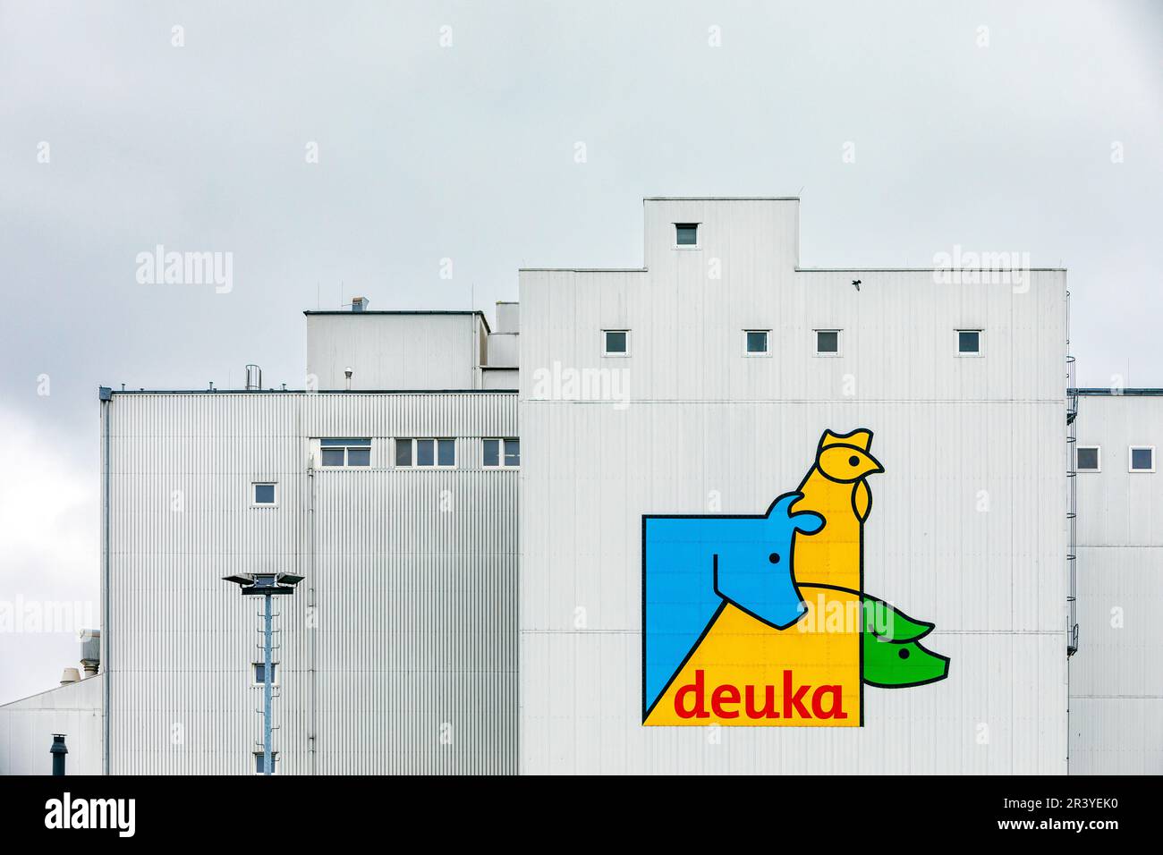 Animal feed manufacturing hi-res stock photography and images - Alamy