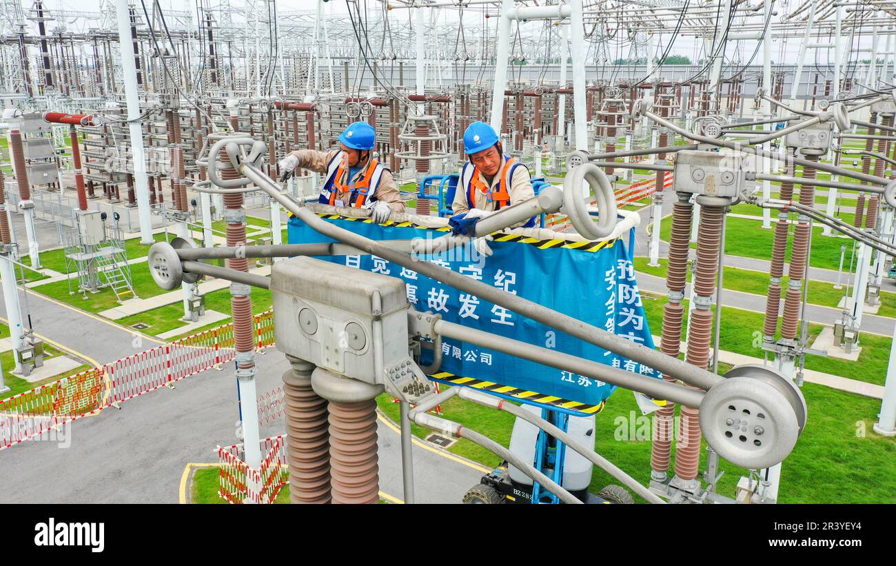 Centralized power hi-res stock photography and images - Alamy