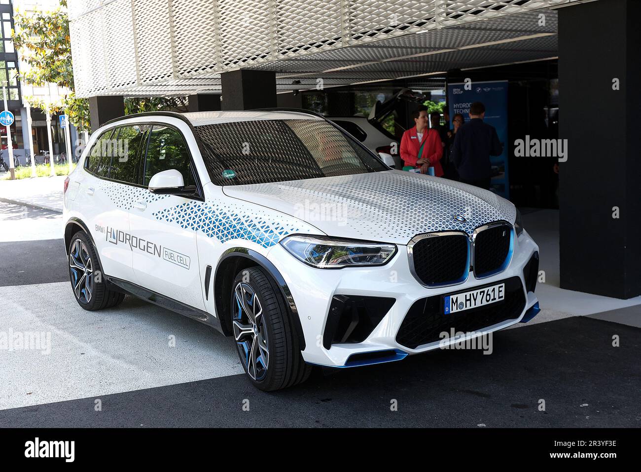 The BMW iX5 Hydrogen, BMW's first hydrogen-powered car, is on display ...