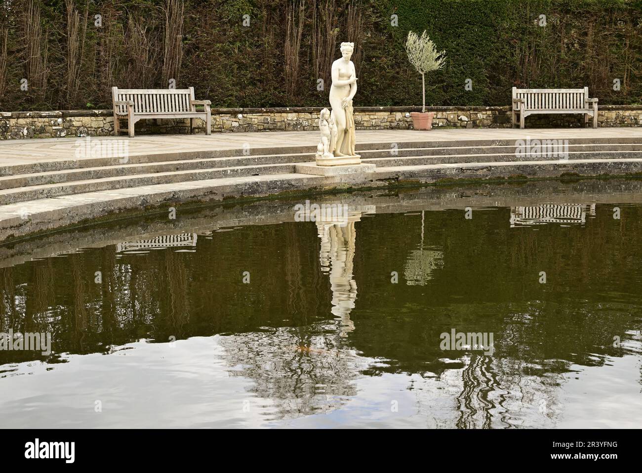 Statue and pond in Half Moon Lawn at Hever Castle, the childhood home ...