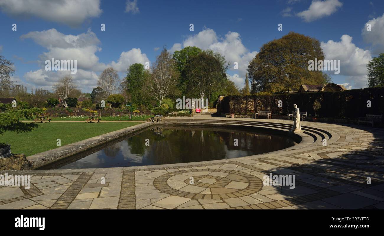 Statue and pond in Half Moon Lawn at Hever Castle, the childhood home ...