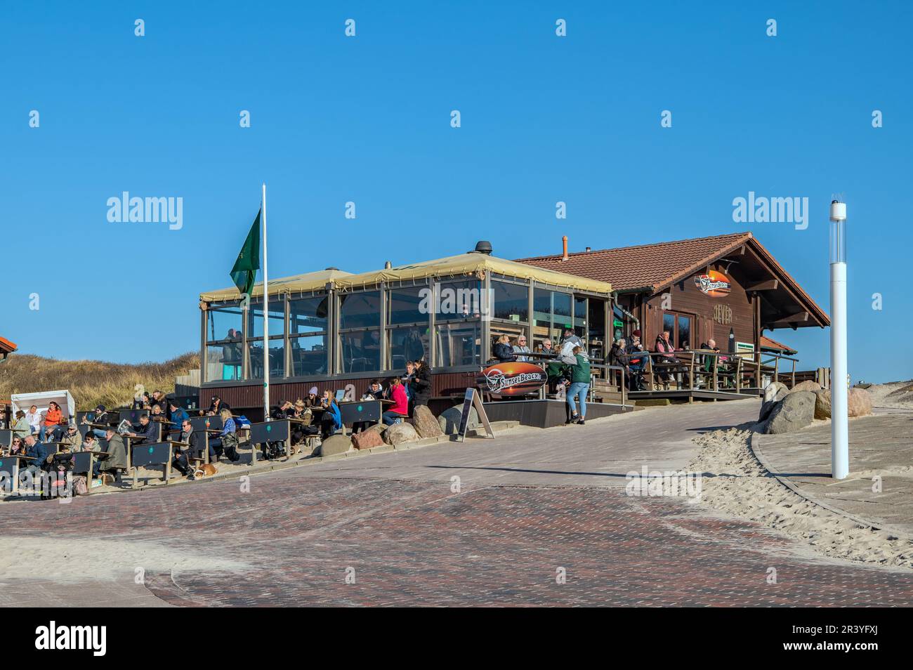 Springtime square sun hi-res stock photography and images - Alamy