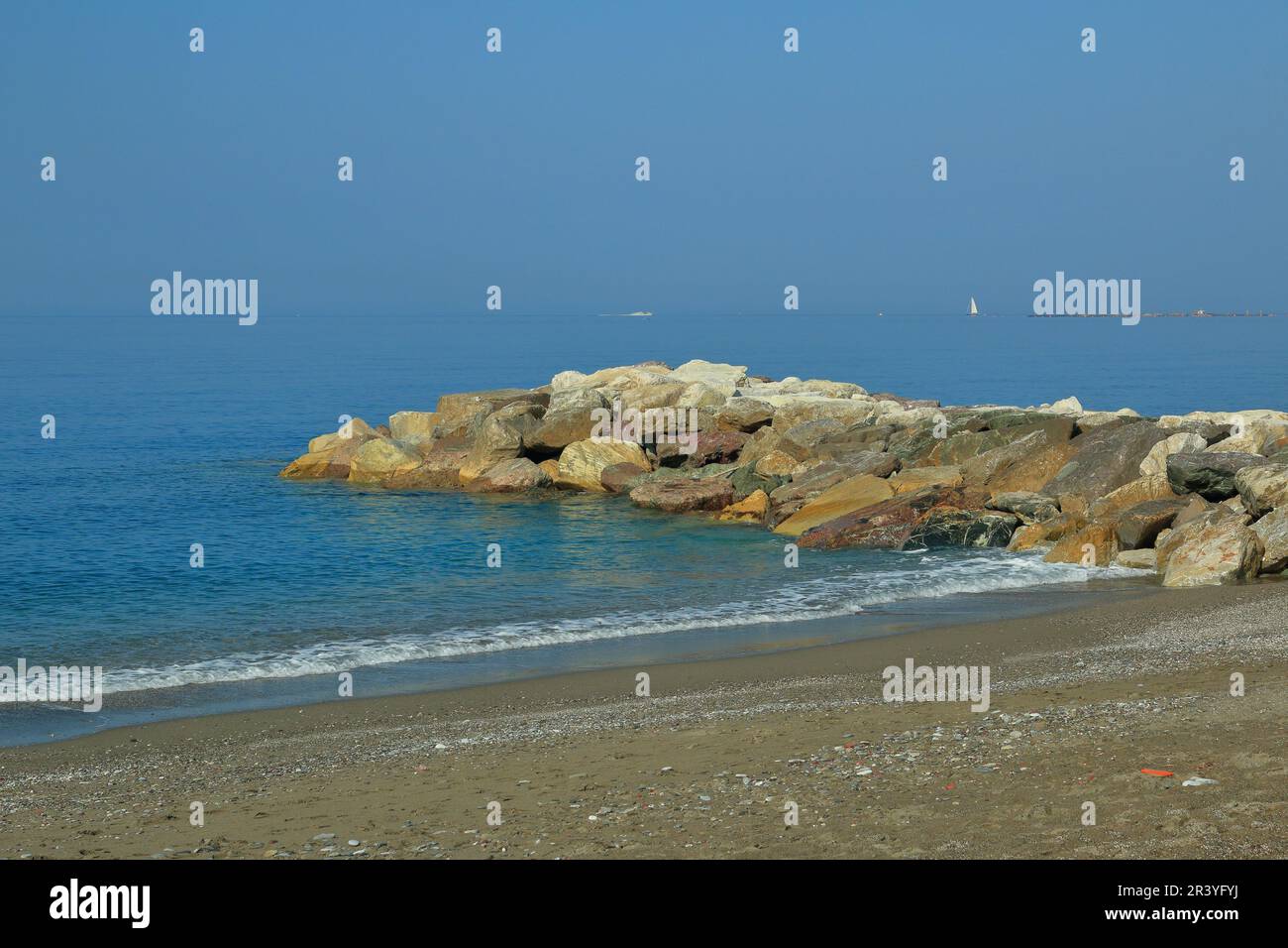 Lavagna spiaggia hi-res stock photography and images - Alamy