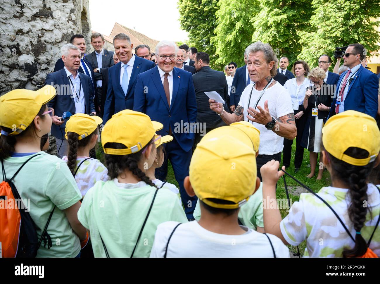 25 May 2023, Romania, Hermannstadt (sibiu): Peter Maffay informs German ...