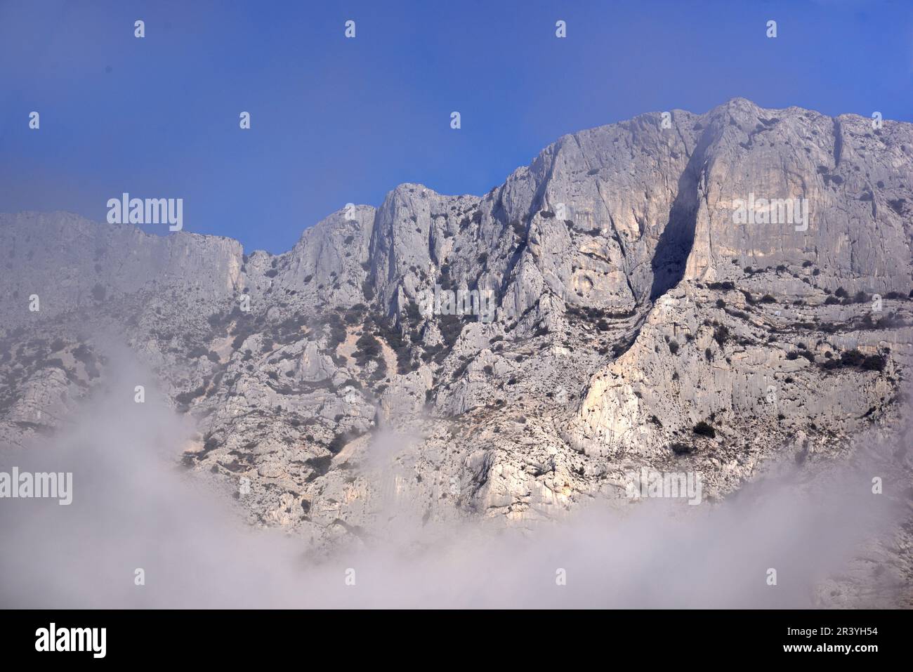 Mountain Ridge & Cliffs of Mont or Montagne Sainte Victoire Mountain ...