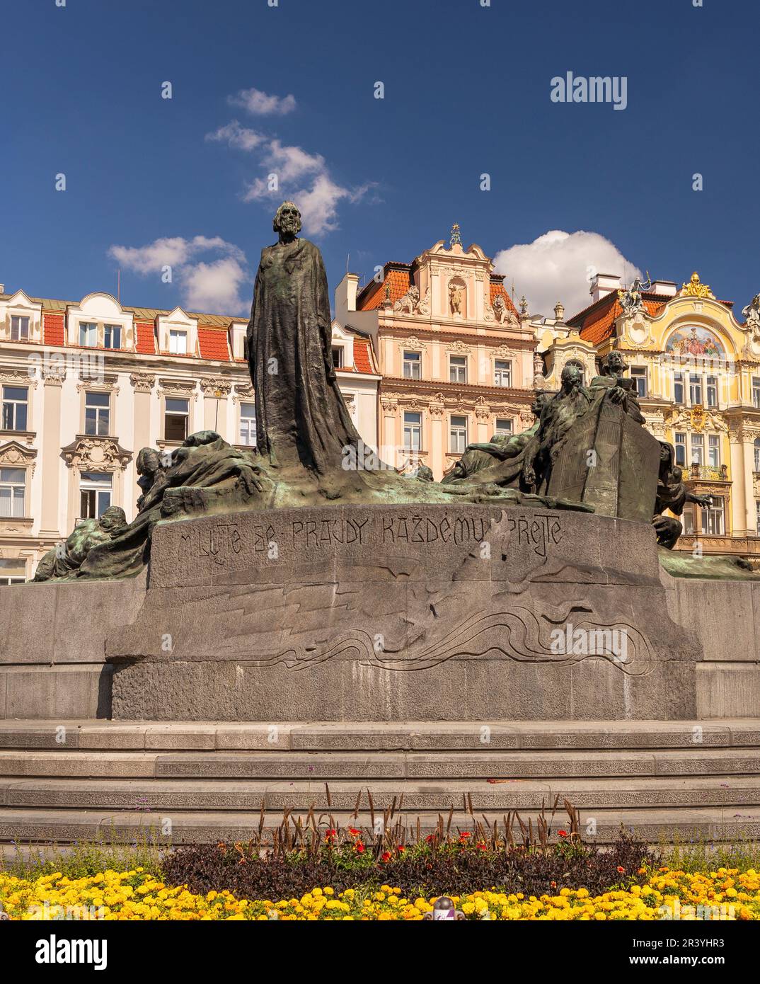 OLD TOWN SQUARE, PRAGUE, CZECH REPUBLIC - Jan Hus Memorial statue Stock ...