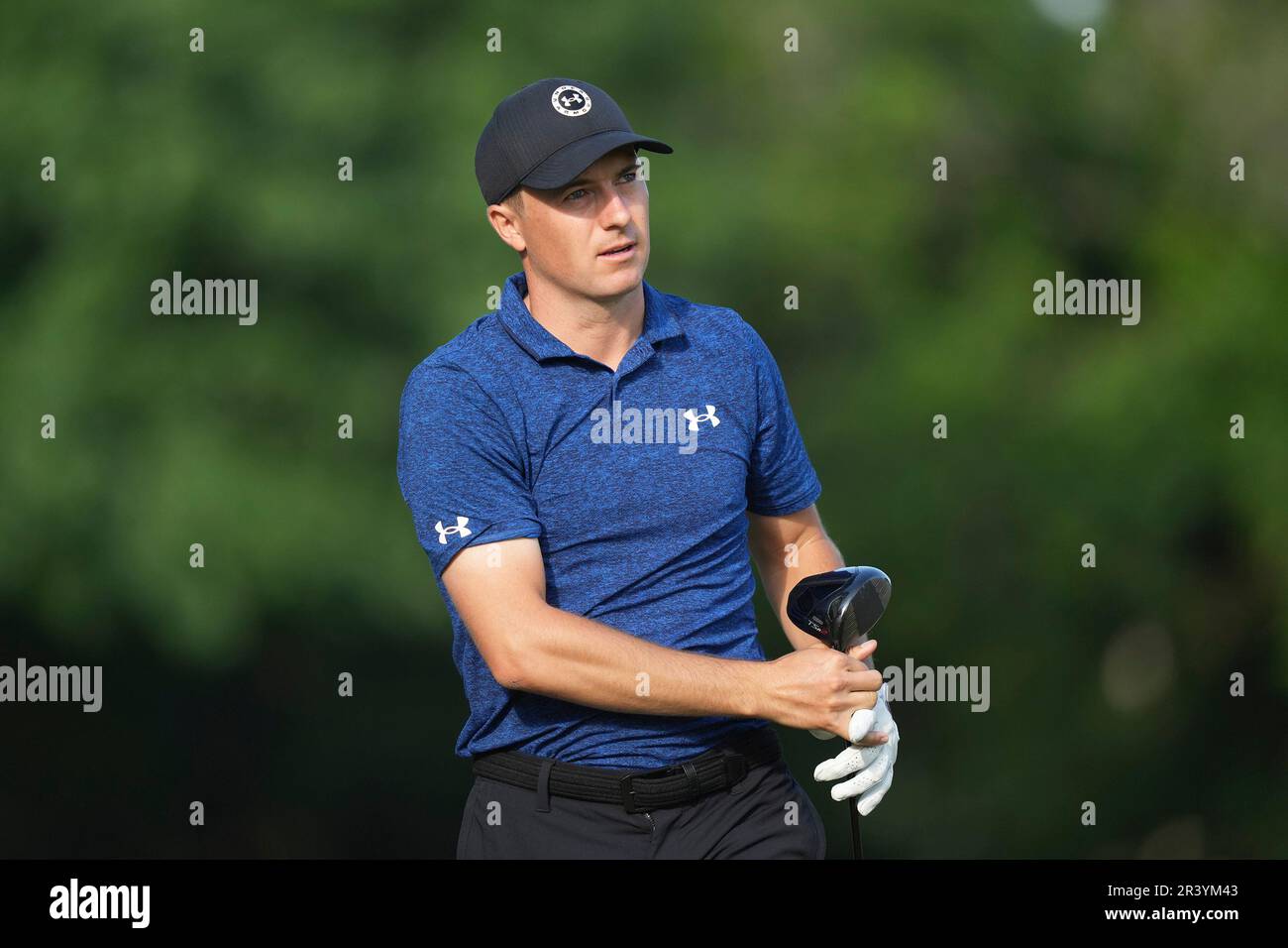 Jordan Spieth watches his tee shot on the 11th hole during the first ...