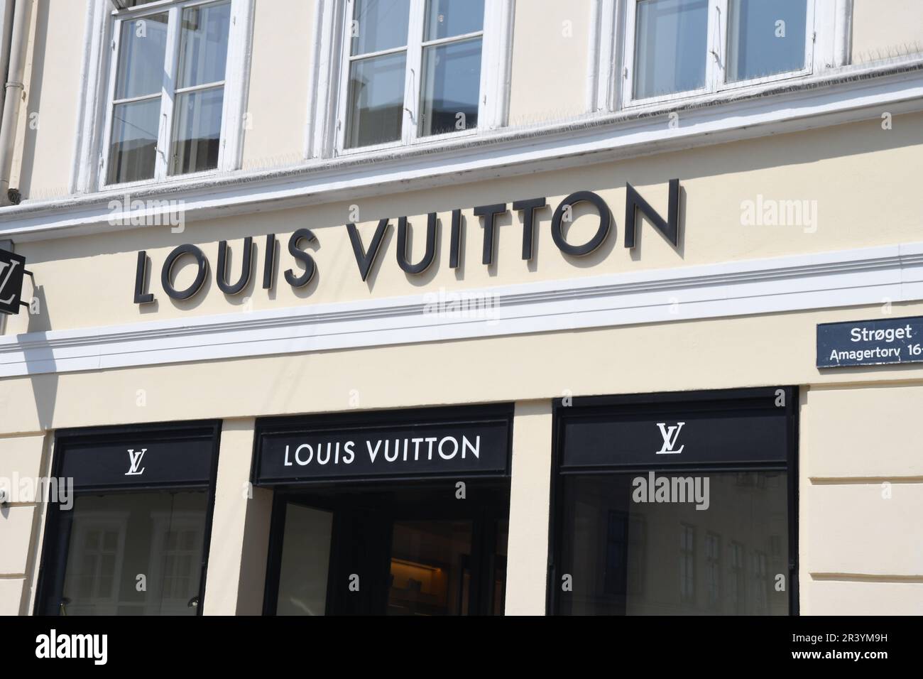 25 May 2023/ Consumers wait at Louis Vuitton store in danish capital ...