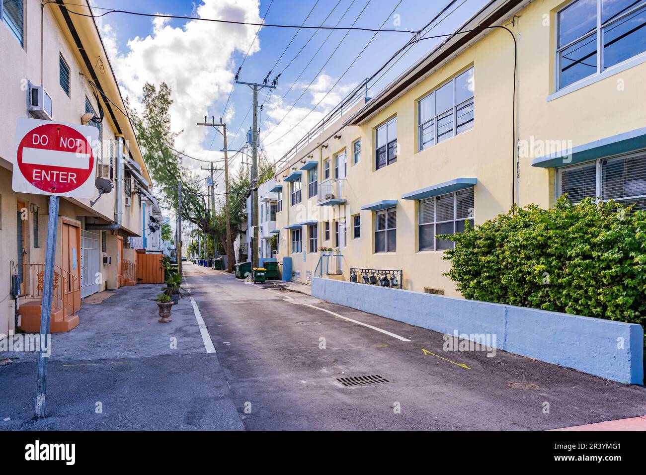 Little alley in Miami Beach Stock Photo - Alamy