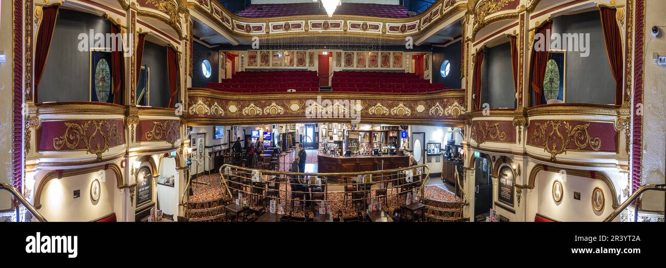 Wetherspoon house hi-res stock photography and images - Alamy