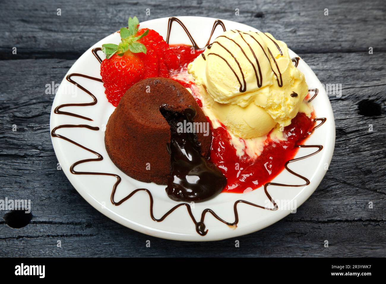petit gateau dessert Stock Photo - Alamy