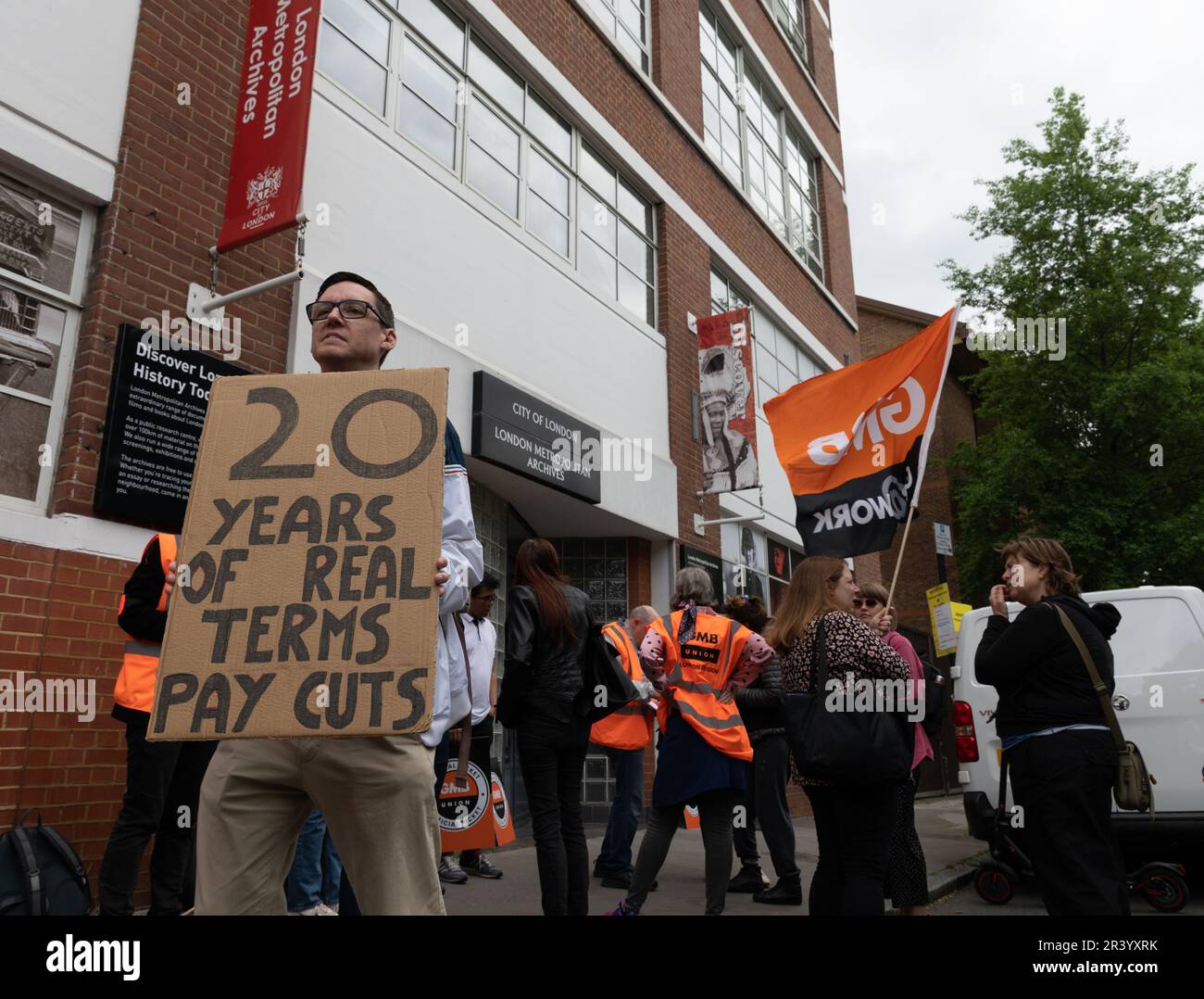 The first time ever GMB Union have taken strike action over pay ...