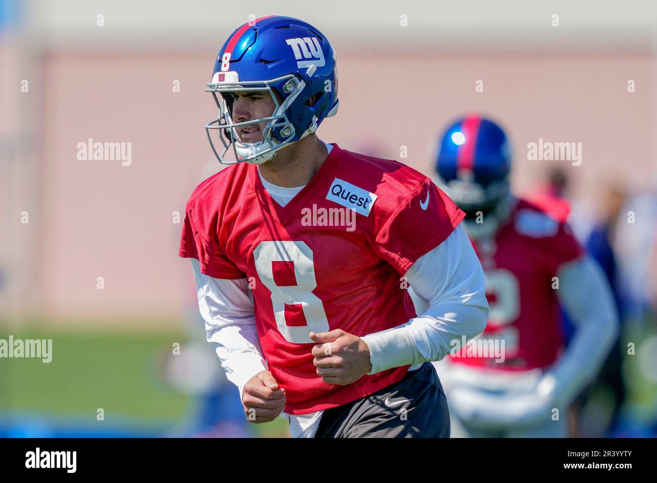 New York Giants quarterback Daniel Jones (8) performs drills at the NFL ...