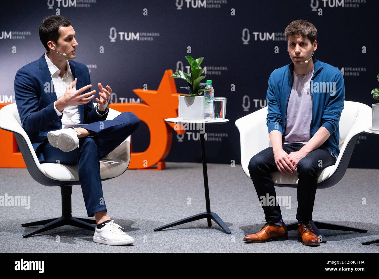 Munich, Germany. 25th May, 2023. Sam Altman (r), chief executive ...