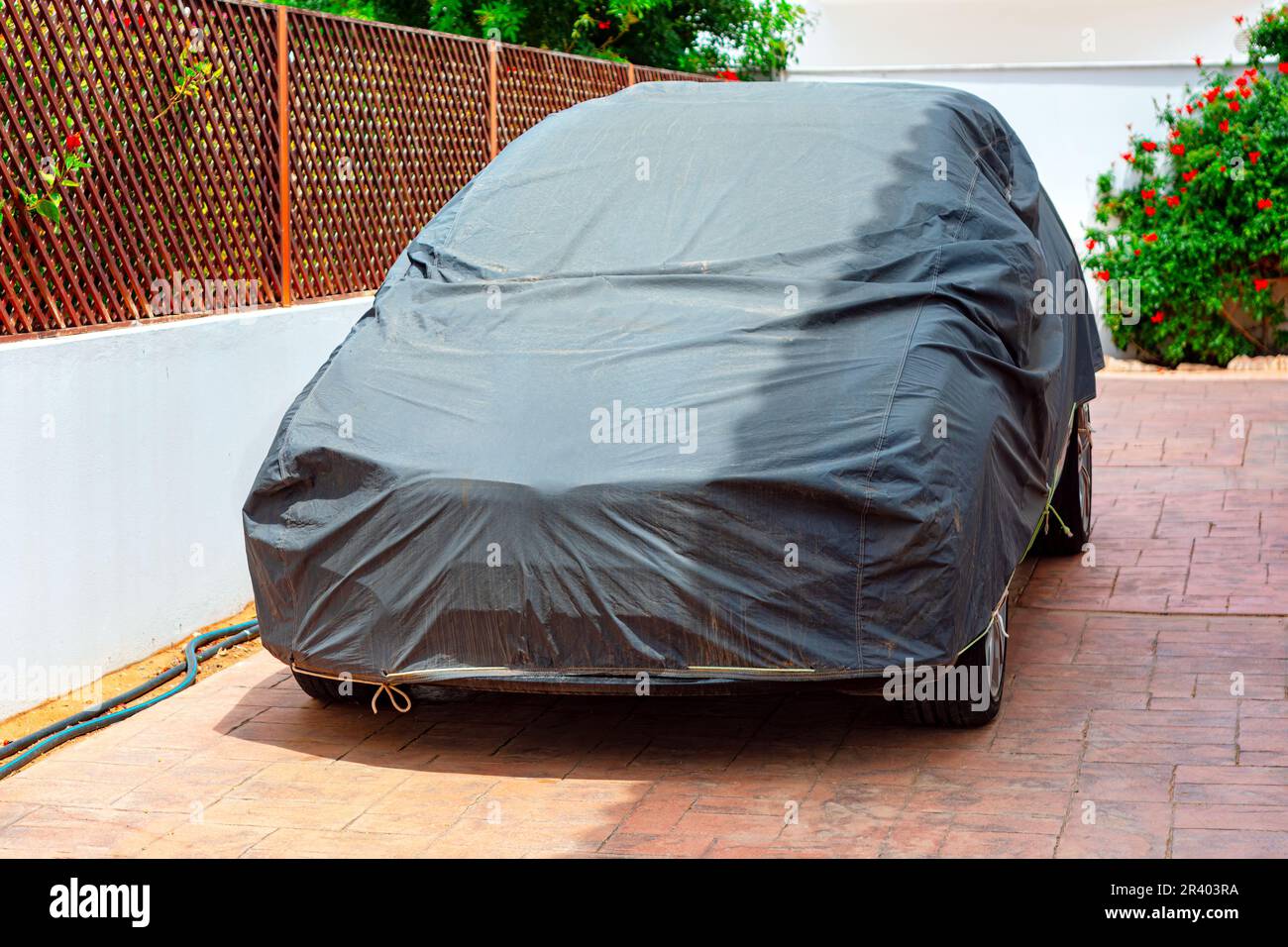 Car cover sheet hi-res stock photography and images - Alamy
