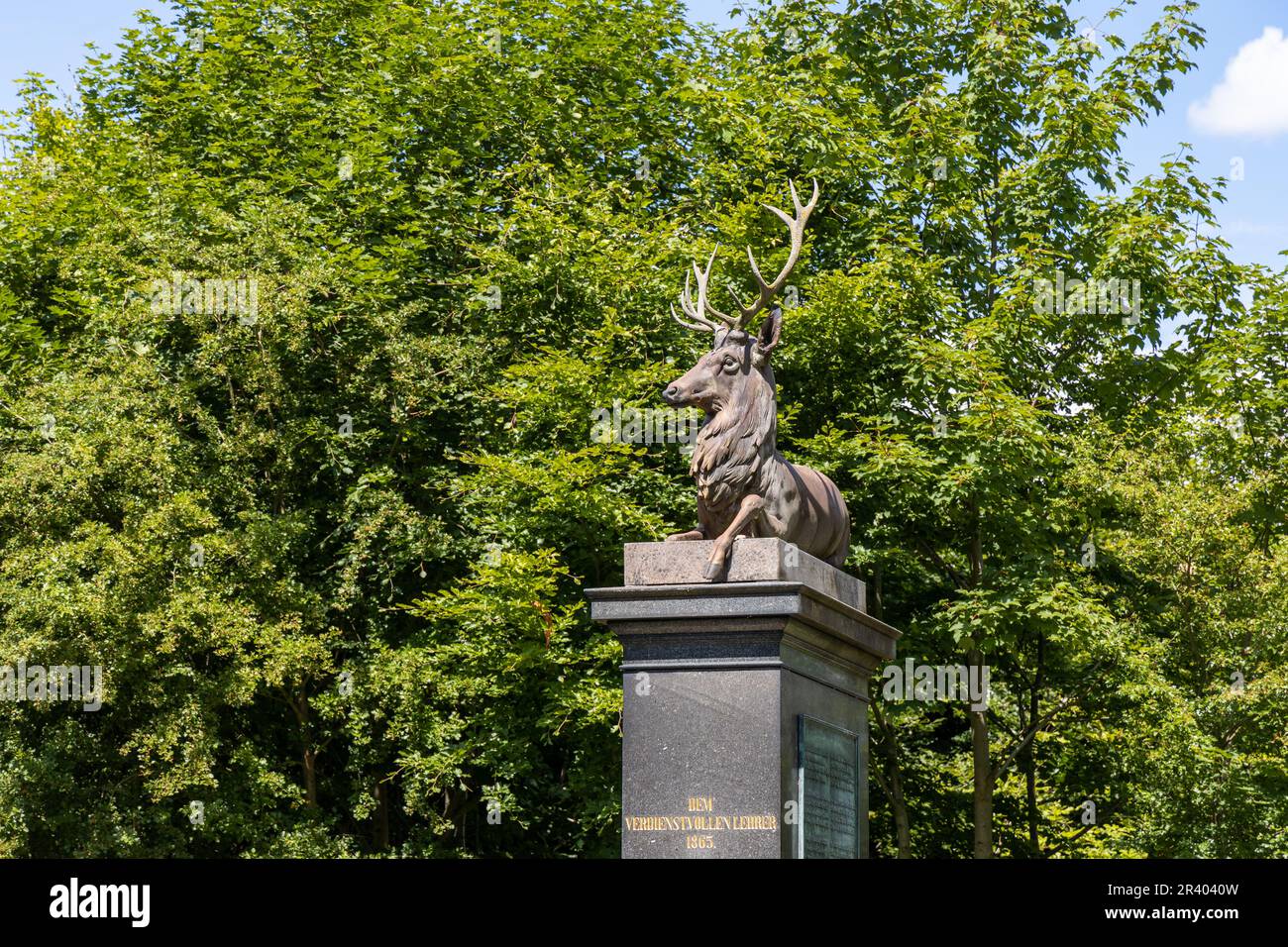 Monument statue deer Stock Photo - Alamy