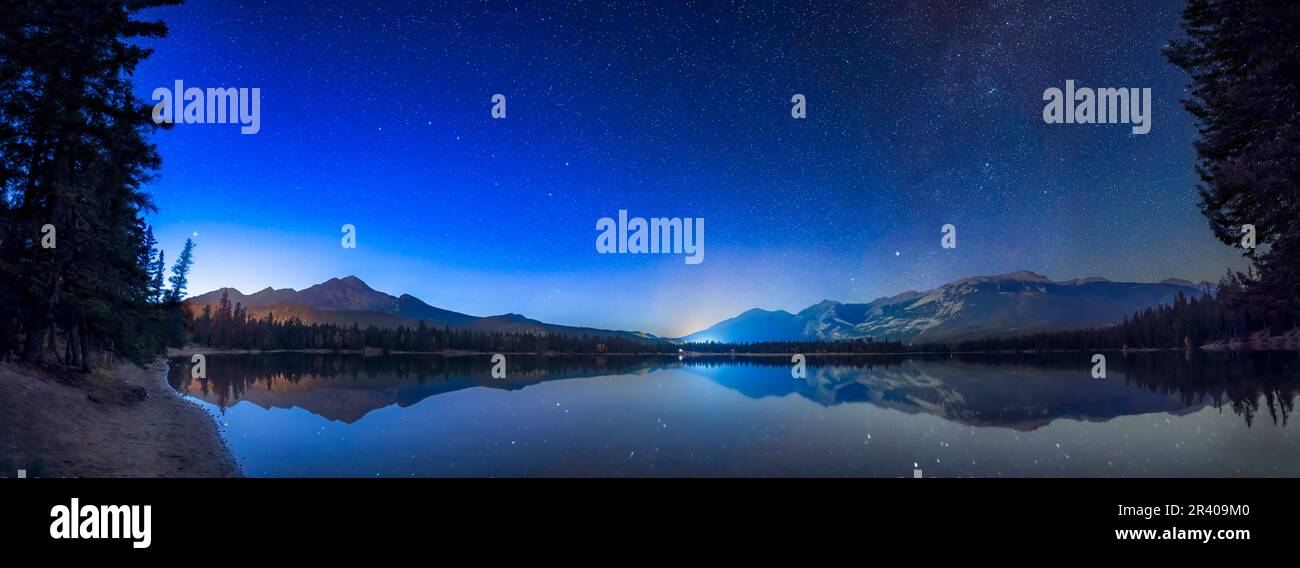 Stars reflected rural hi-res stock photography and images - Alamy