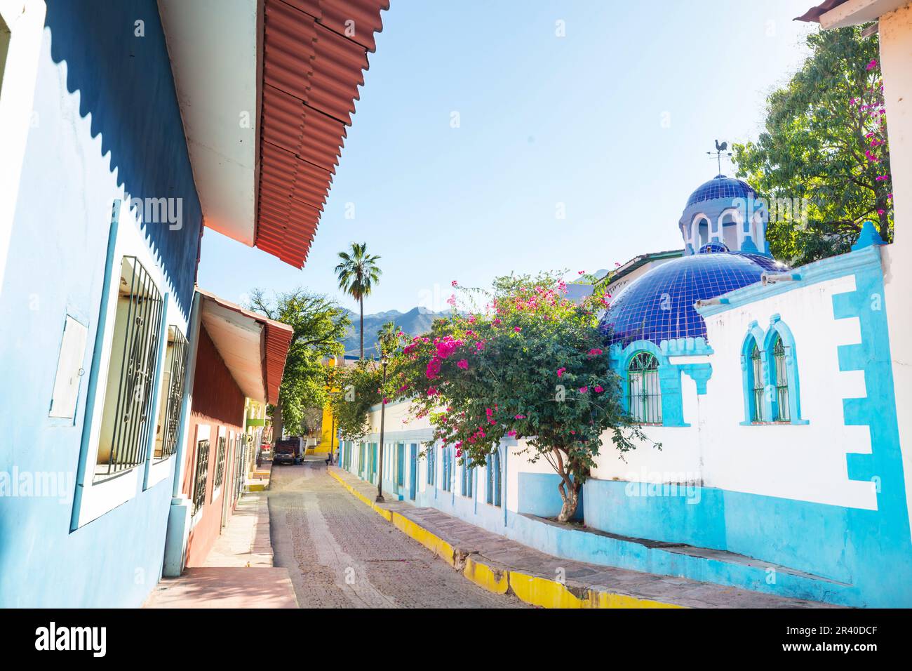 Colonial architecture in Mexico Stock Photo - Alamy