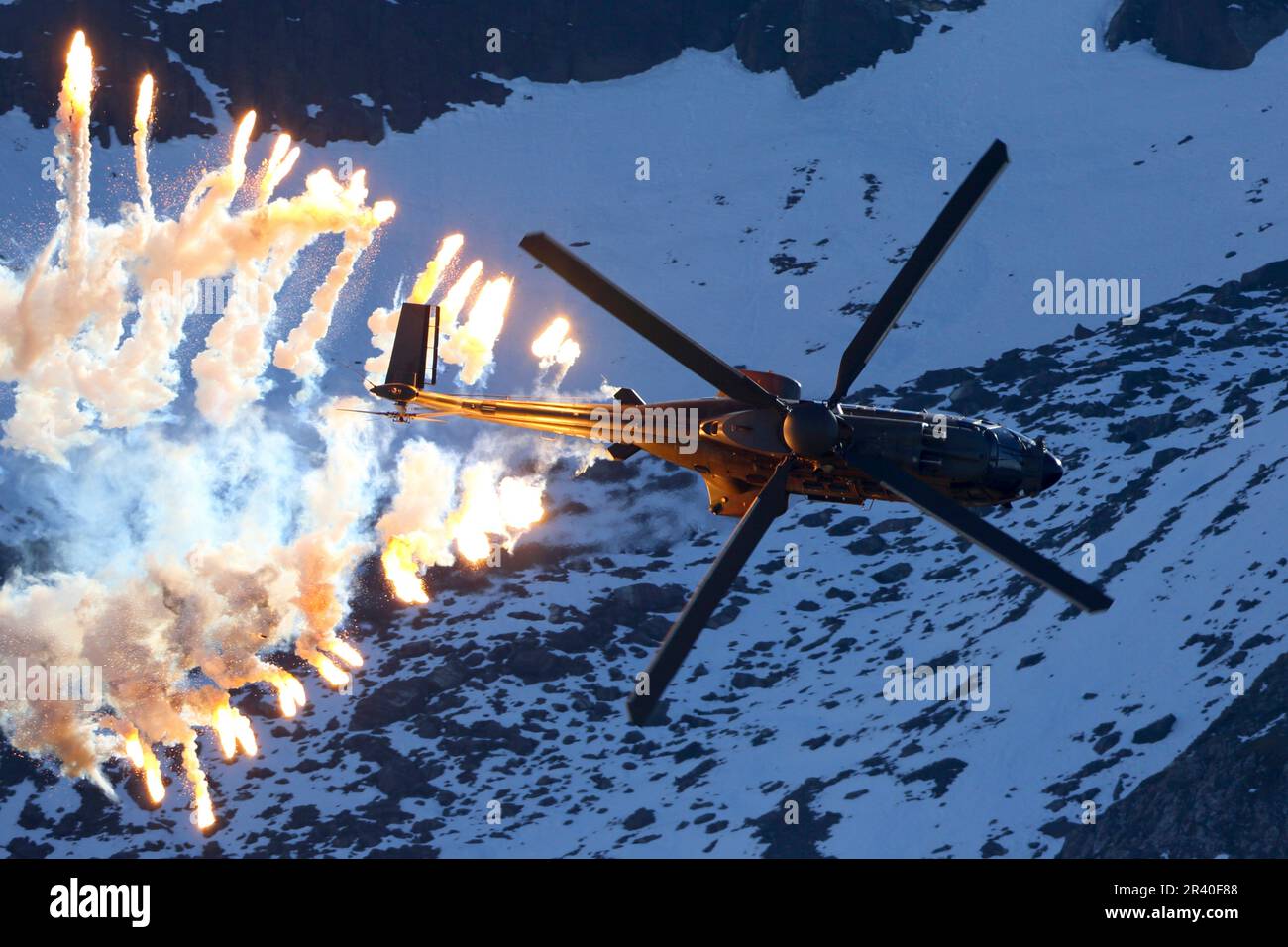 Puma helicopter flares hi-res stock photography and images - Alamy