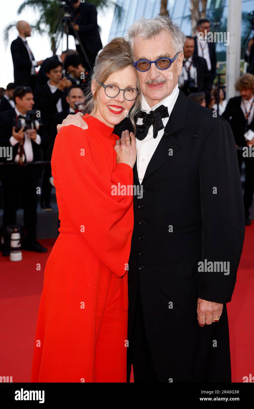 Wim Wenders mit Ehefrau Donata bei der Premiere des Kinofilms 'Perfect ...