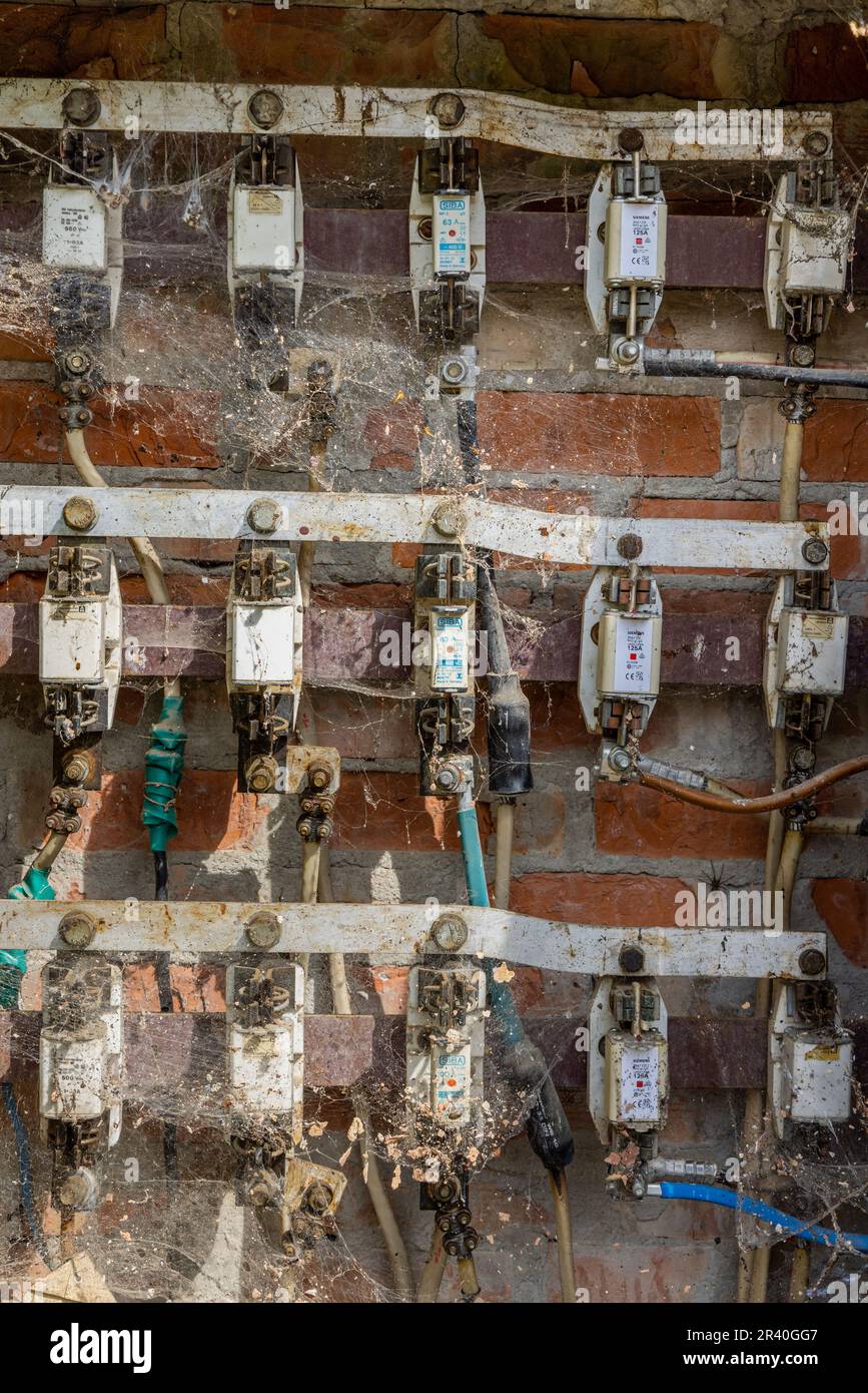 Power brick hi-res stock photography and images - Alamy