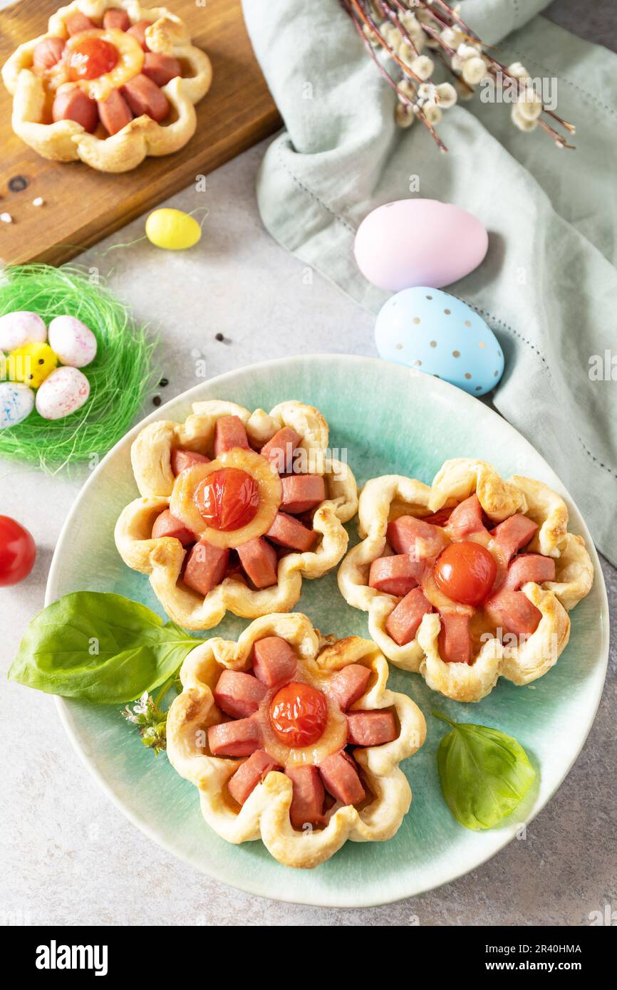 Idea for Easter breakfast or lunch. Mini pizza. Pizza in puff pastry ...