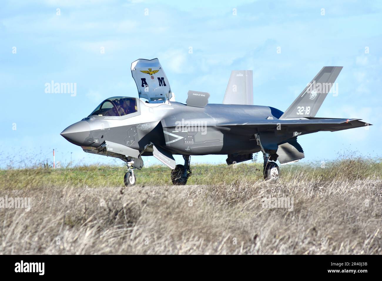 Italian Air Force F-35B at Amendola Air Base, Italy Stock Photo - Alamy