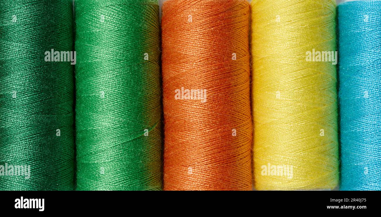 Spools of threads hi-res stock photography and images - Alamy