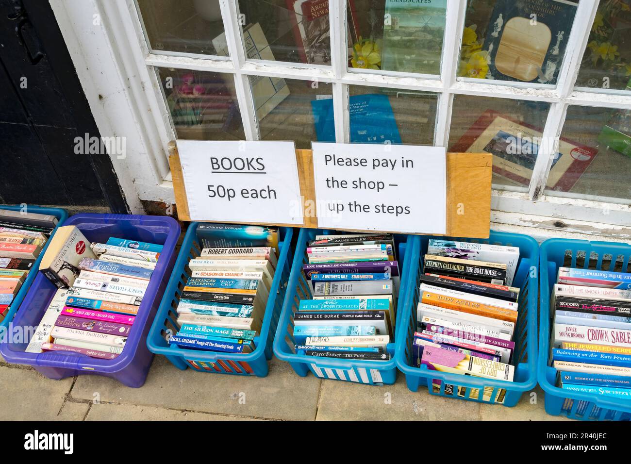 Outside bookshop jews court hi-res stock photography and images - Alamy