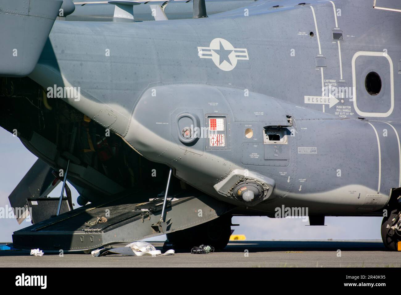 Details of the electronic countermeasures on the back of a U.S. Air ...