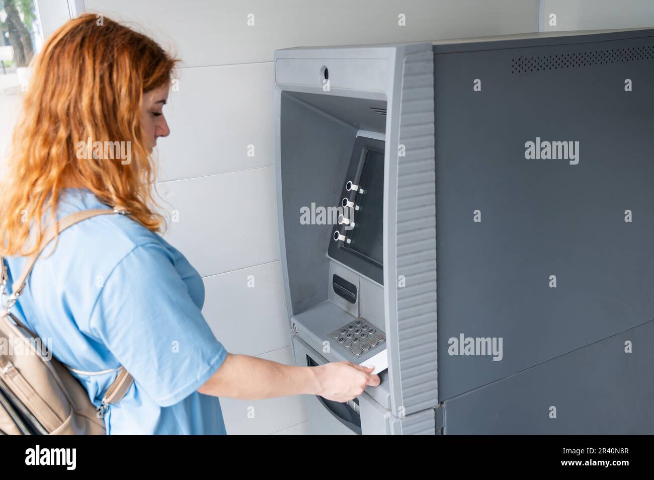 Using contactless summer hi-res stock photography and images - Alamy