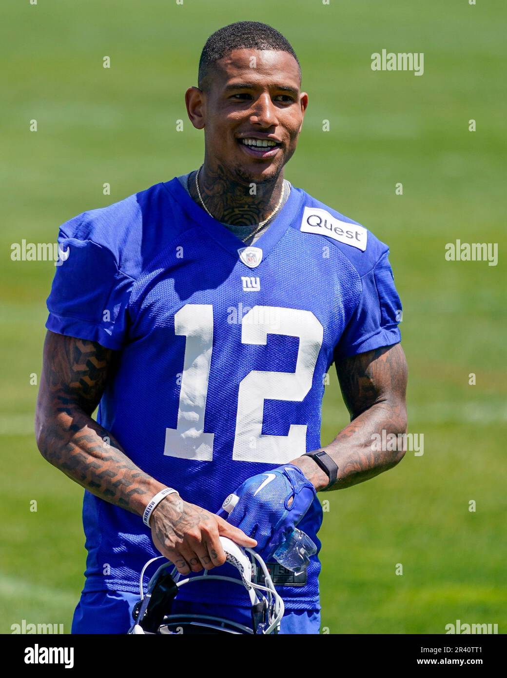 New York Giants tight end Darren Waller walks off the training field at ...