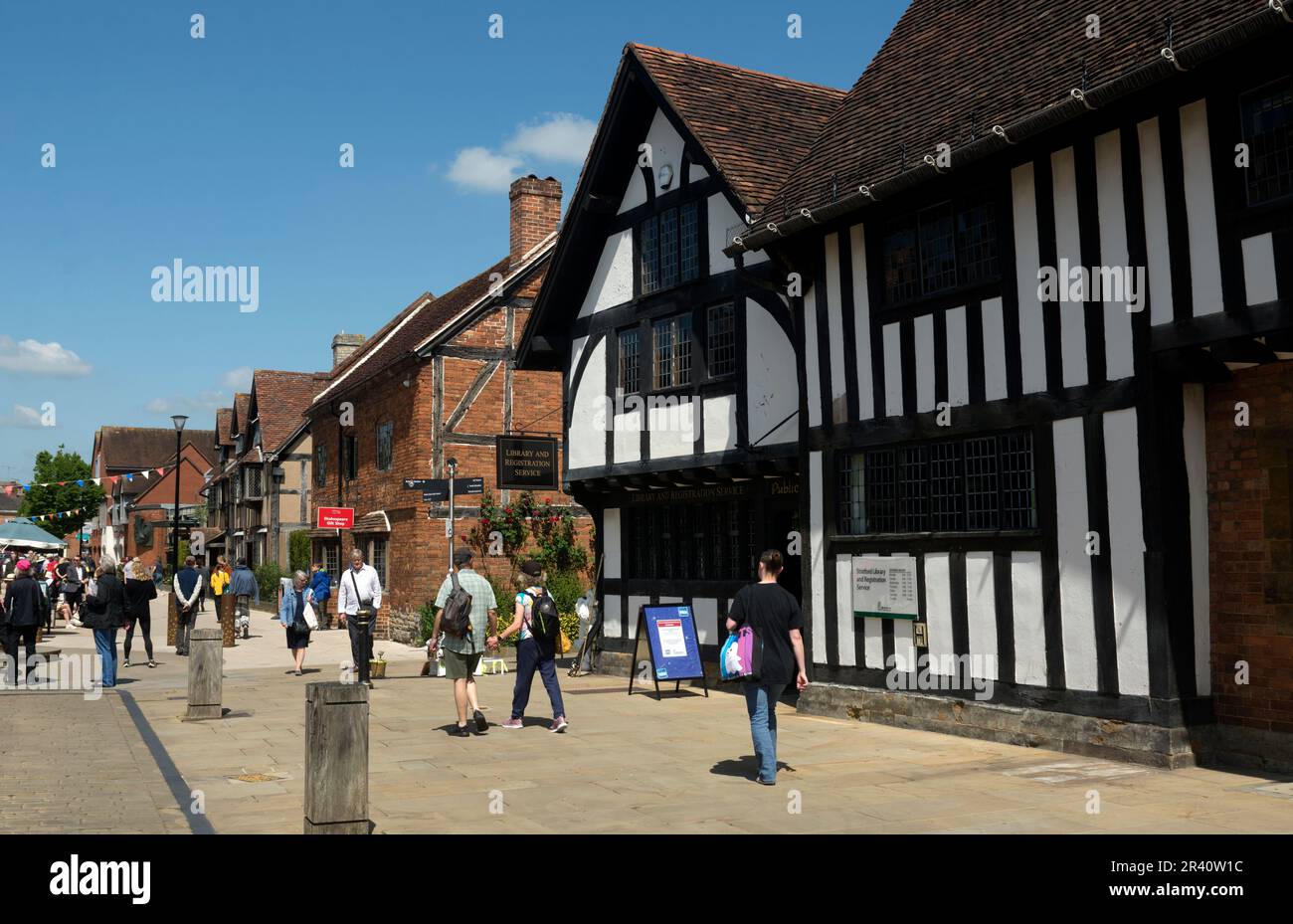 Stratford upon avon library hi-res stock photography and images - Alamy