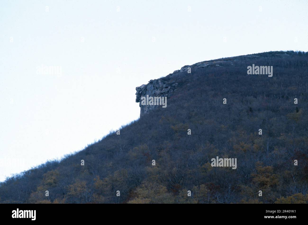 The Old Man of the Mountain rock formation on Cannon Mountain in ...