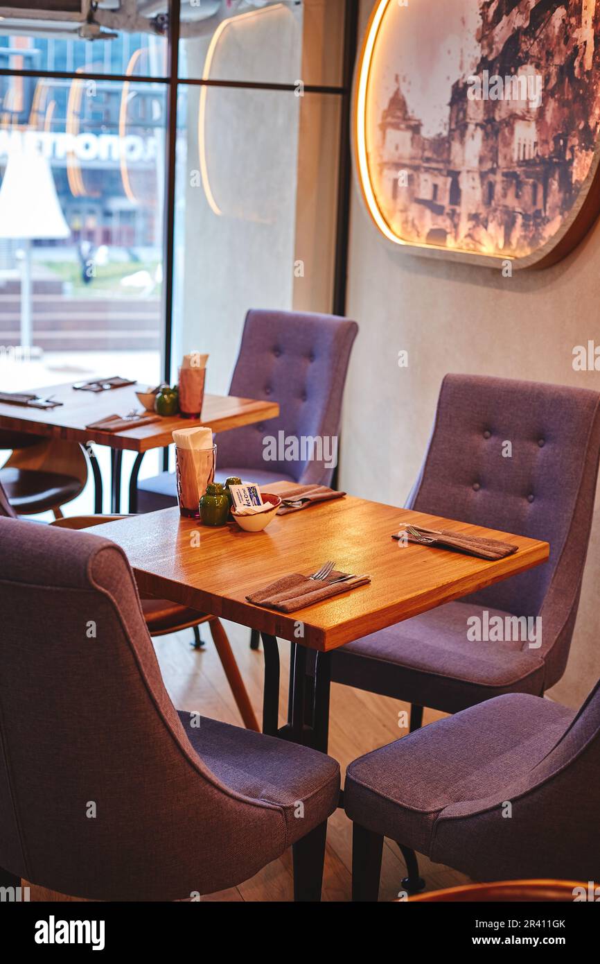 Cafe window seat hi-res stock photography and images - Alamy