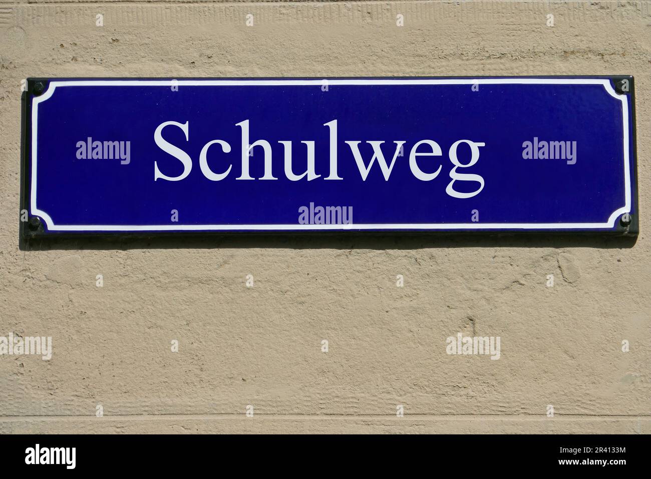Enamel sign to school hi-res stock photography and images - Alamy