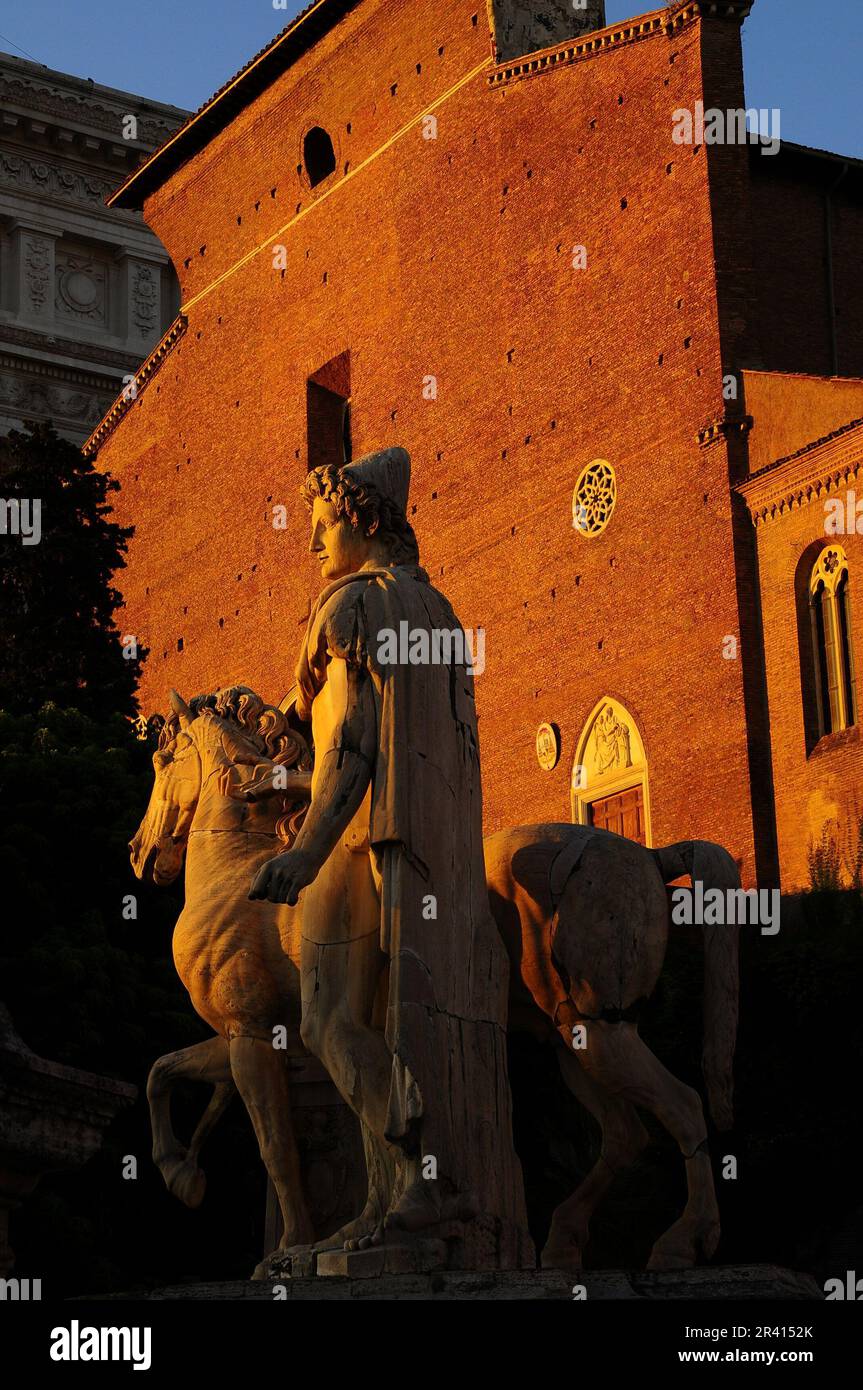 Roman horse statue hi-res stock photography and images - Alamy