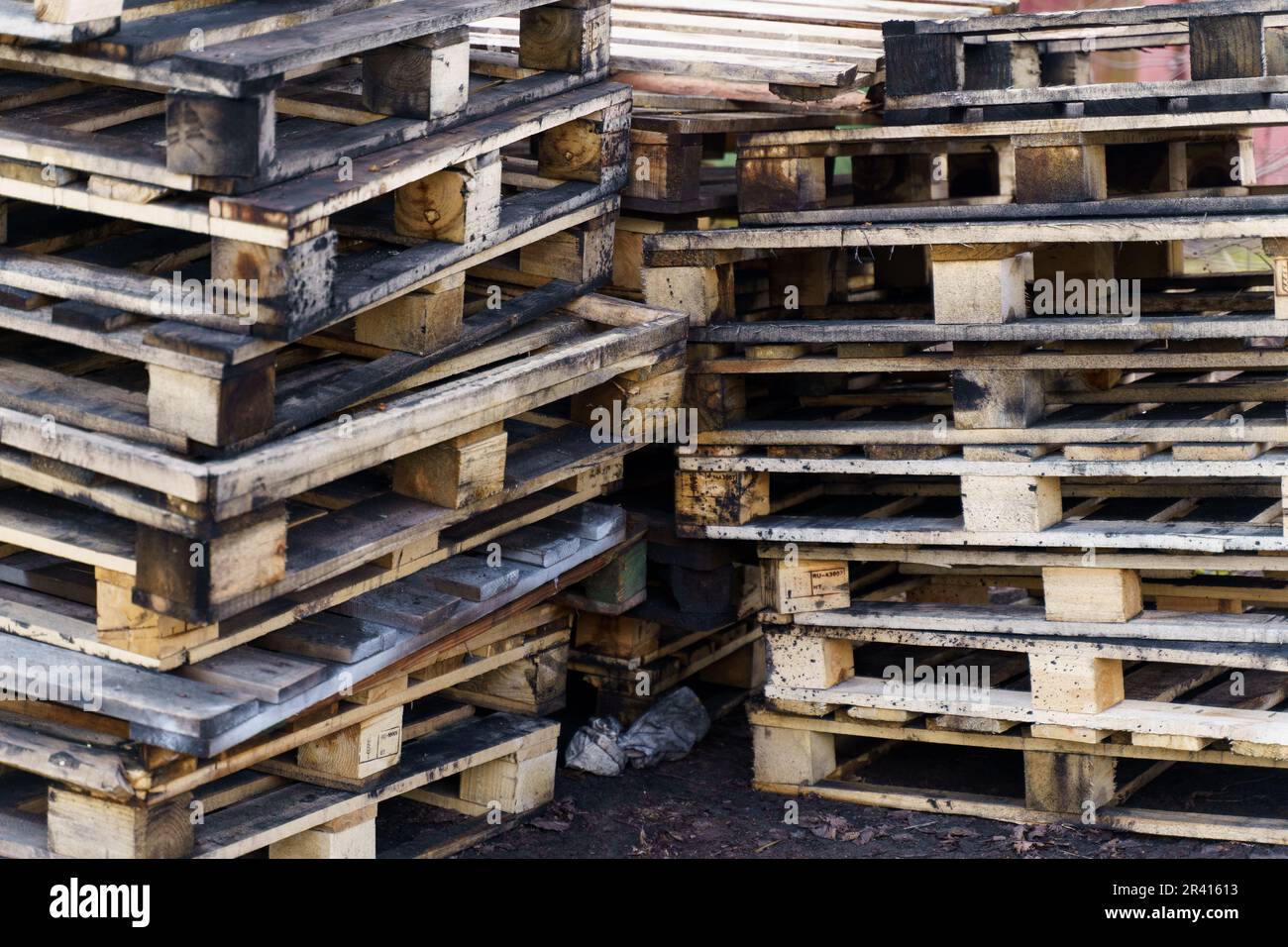 Pallets stacked hi-res stock photography and images - Alamy