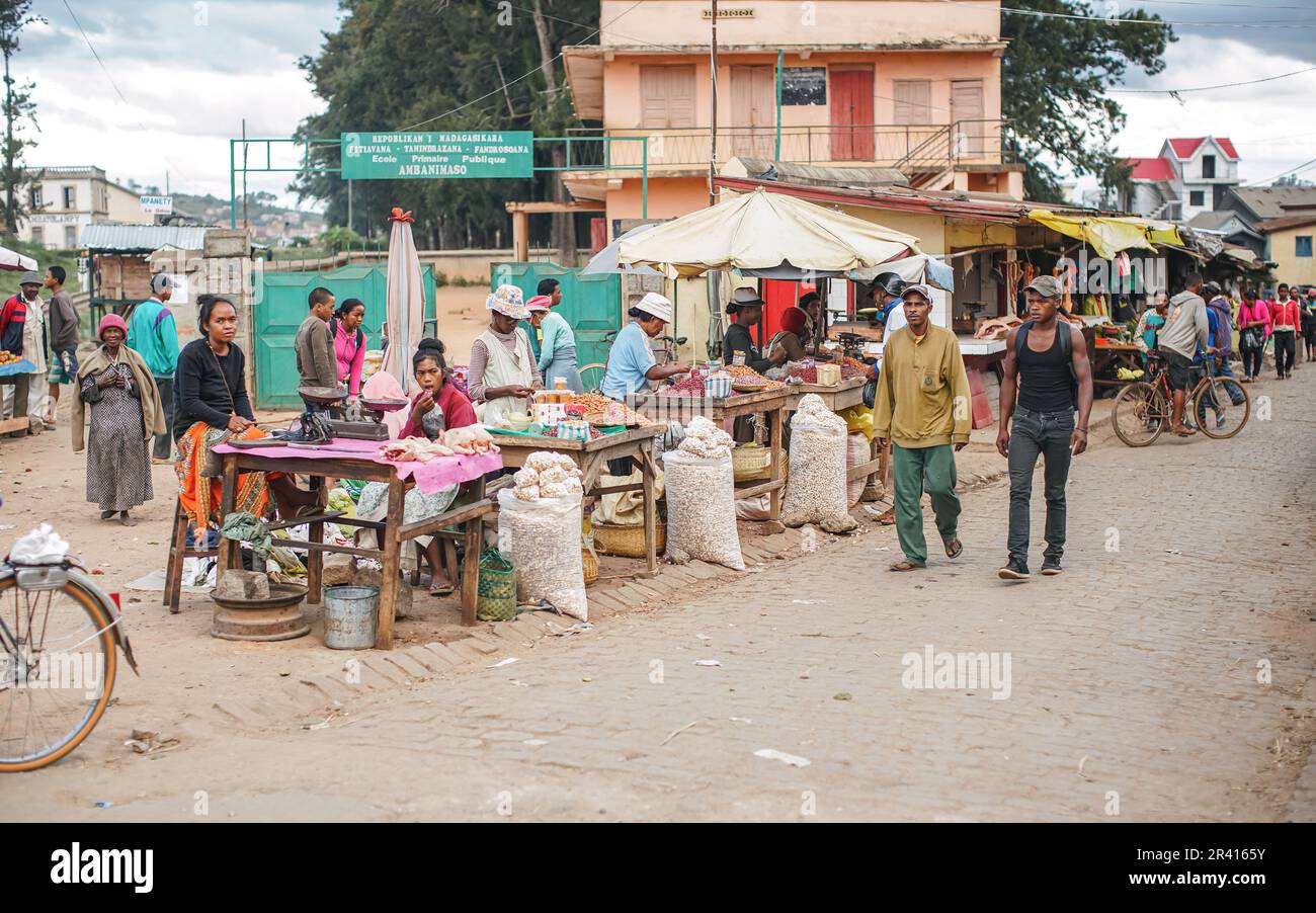 African market stall food village hi-res stock photography and images ...