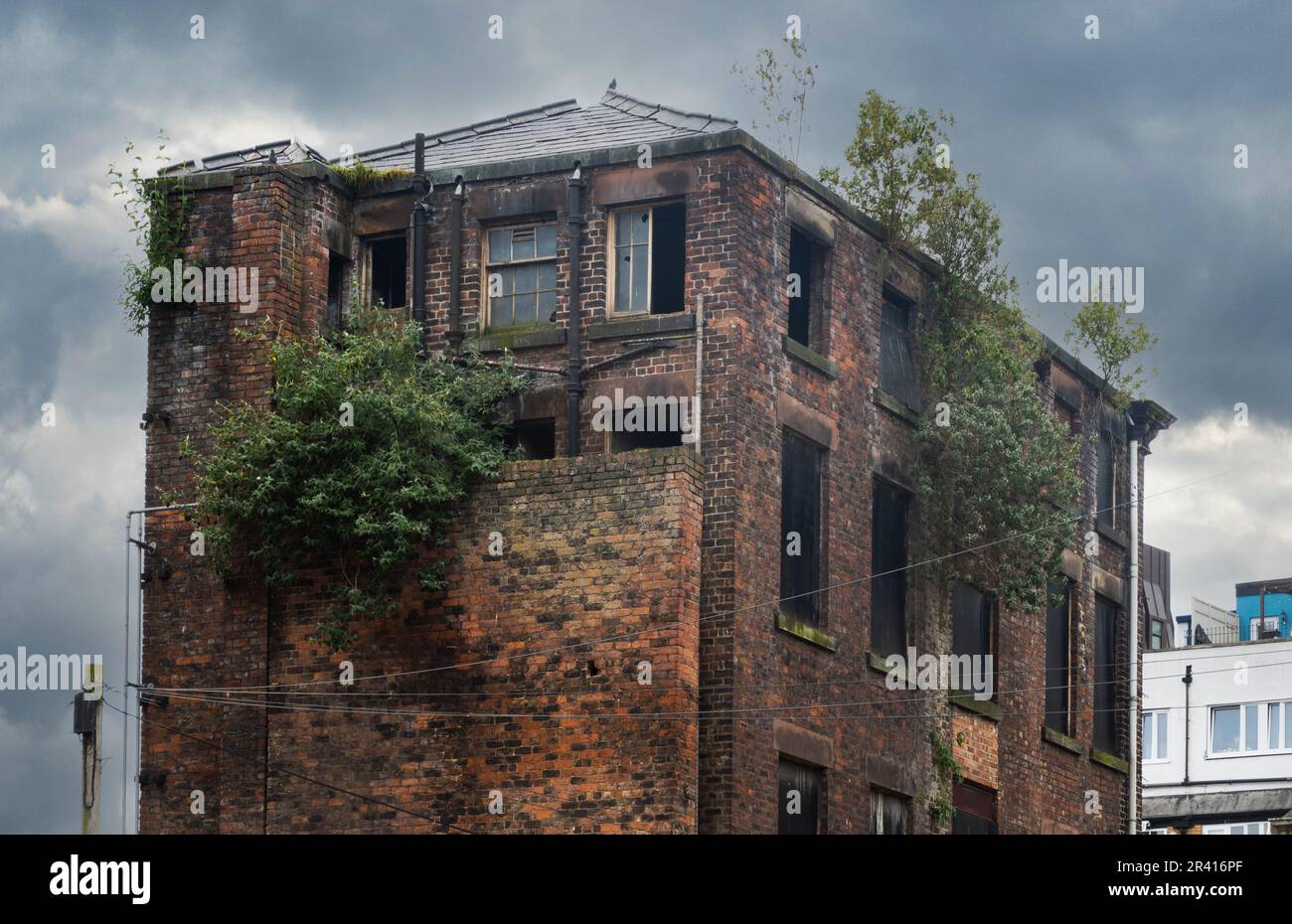 Abandoned building in city centre Liverpool Stock Photo - Alamy