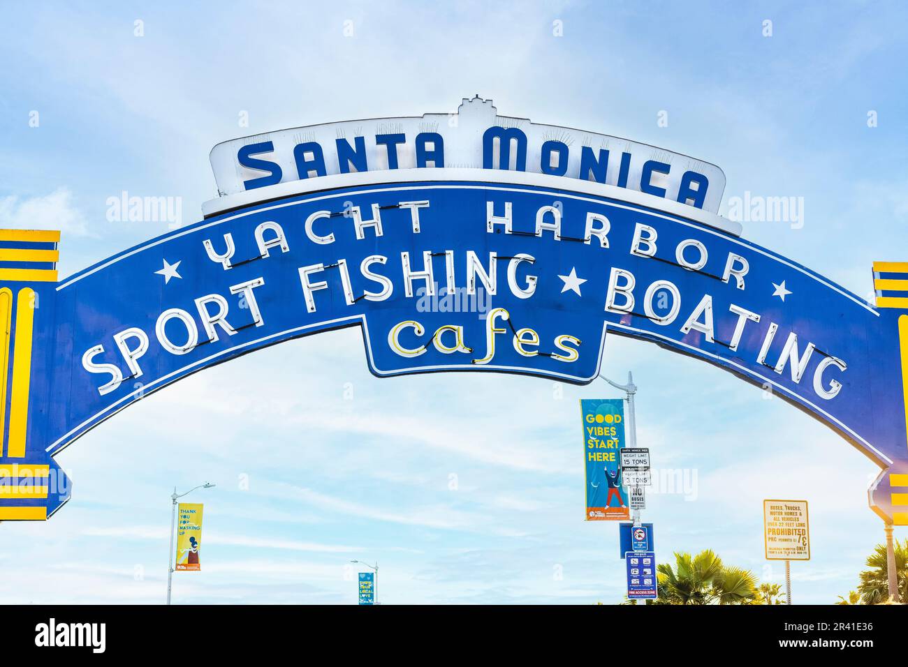 Santa monica pier daytime hi-res stock photography and images - Alamy