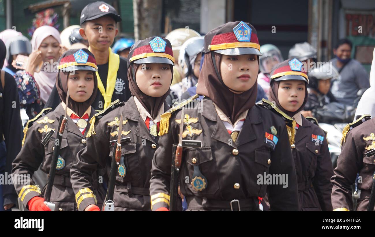 Indonesian senior high school students with uniforms in marching Stock ...