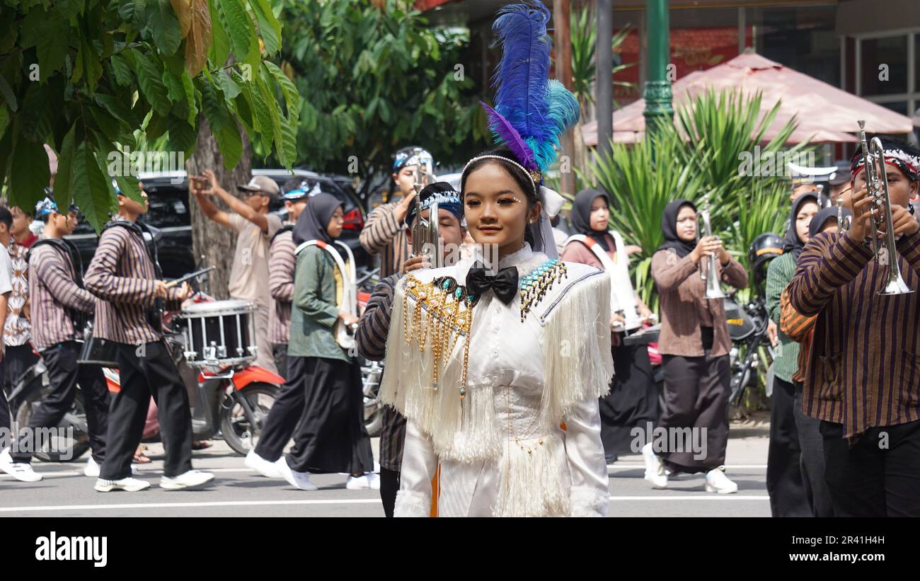 Indonesian senior high school students with uniforms in marching Stock ...